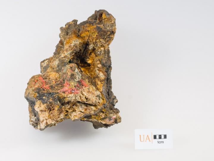 Minerales cromatos: propiedades físicas y químicas esenciales