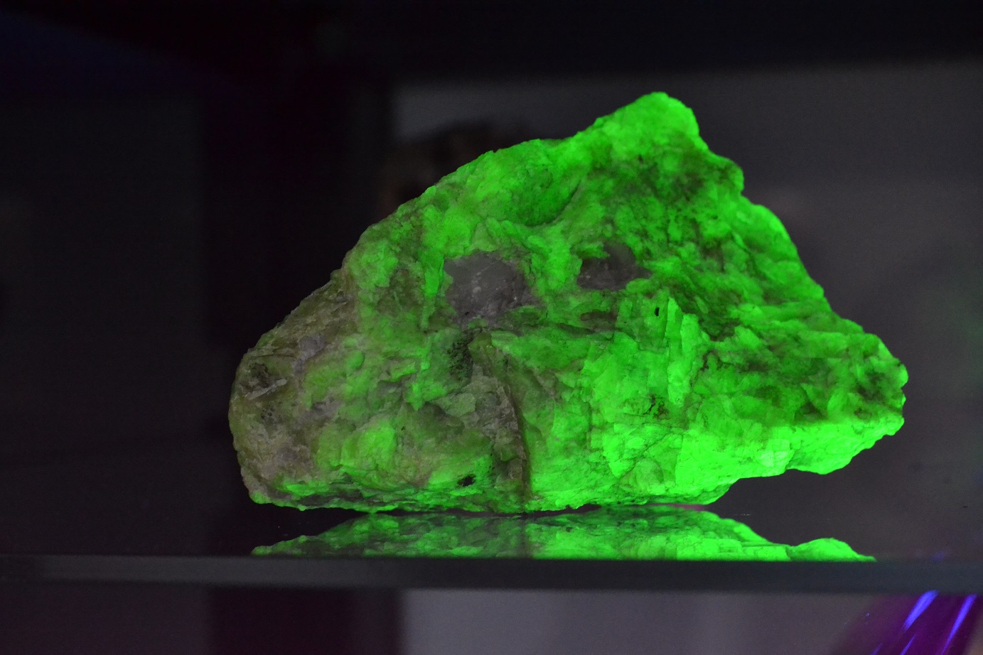 Los minerales fluorescentes más populares y dónde encontrarlos