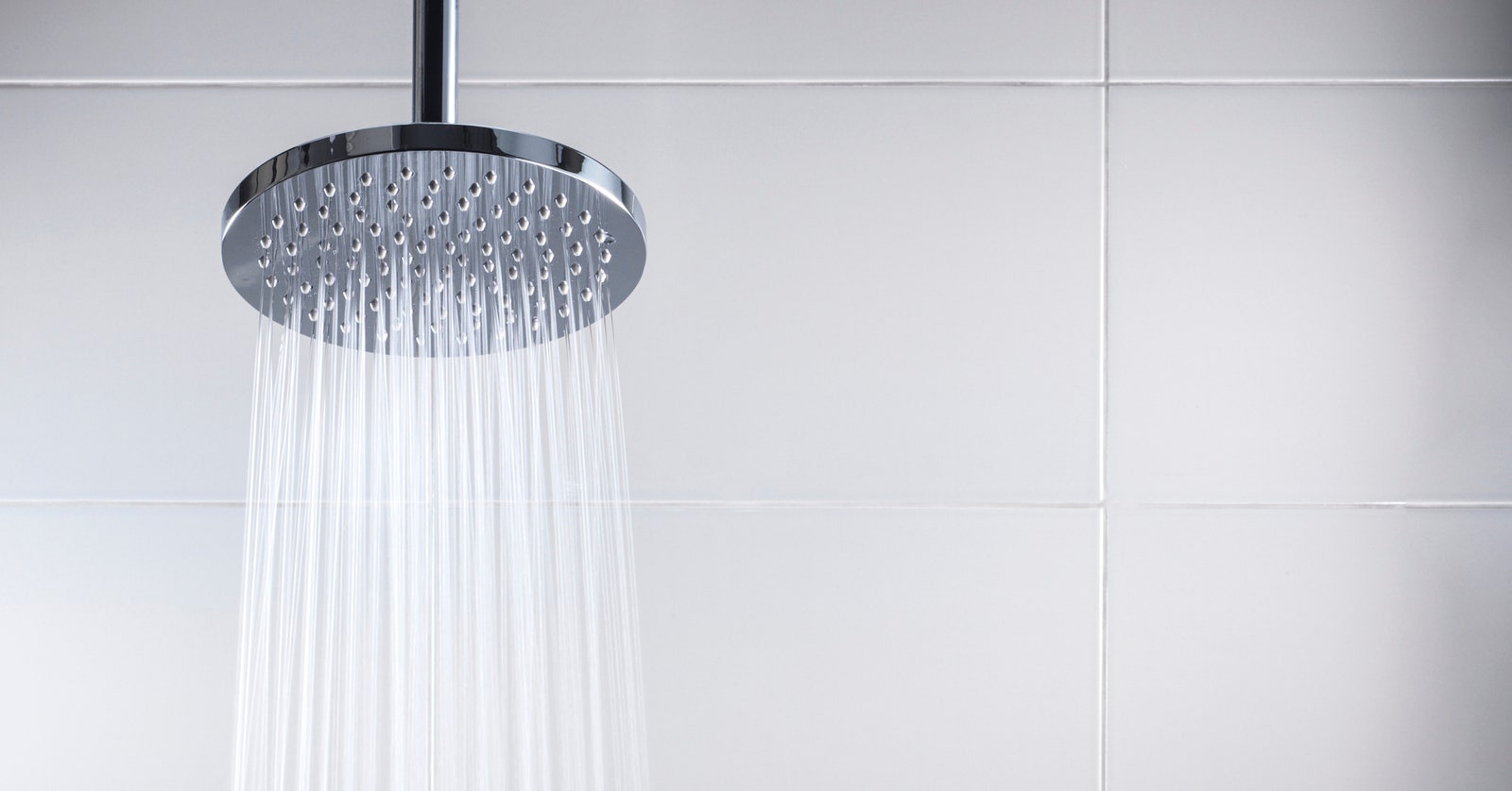 Cómo elegir las mejores regaderas ahorradoras de agua para tu baño